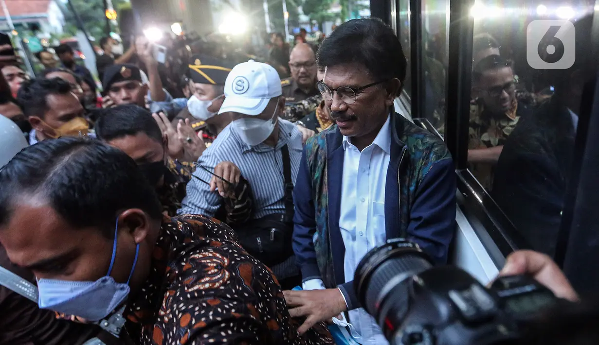 Diperiksa 9 Jam di Kejagung, Menkominfo Johnny G Plate Sempatkan Beri ...