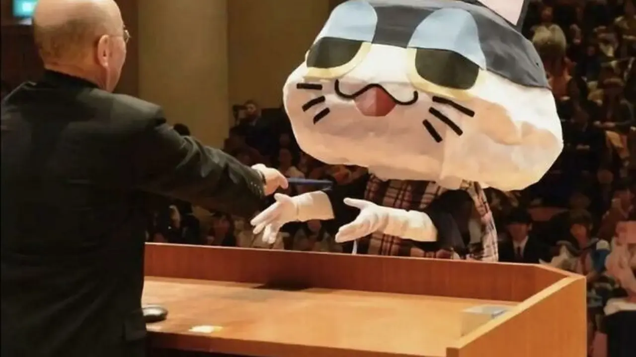 Wisudawan Pakai Kostum Alien hingga Robot, Acara Kelulusan Universitas ...