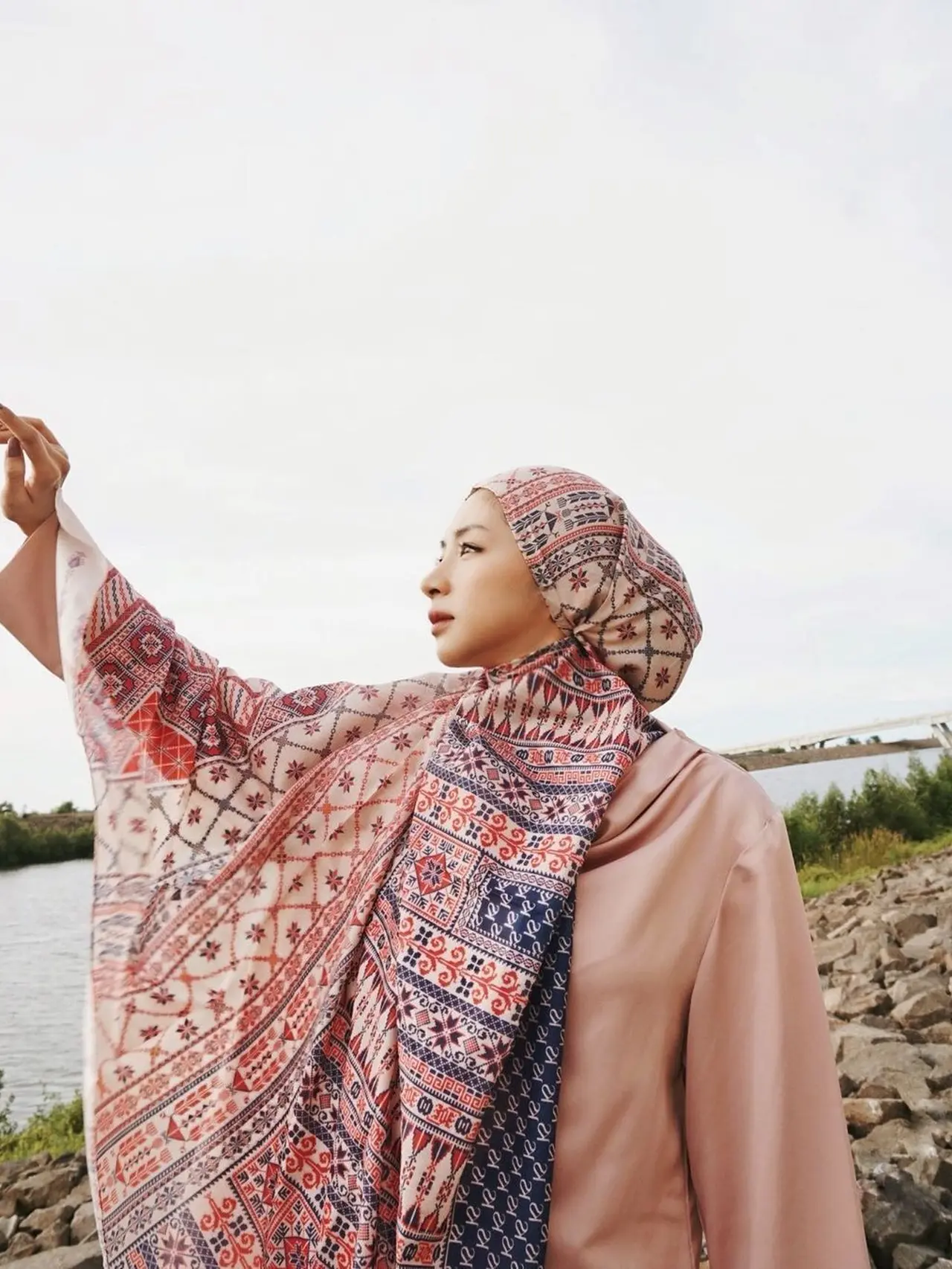 Jarang Tersorot, Ini 6 Potret Terbaru Febiola Novita yang Kini Berhijab ...