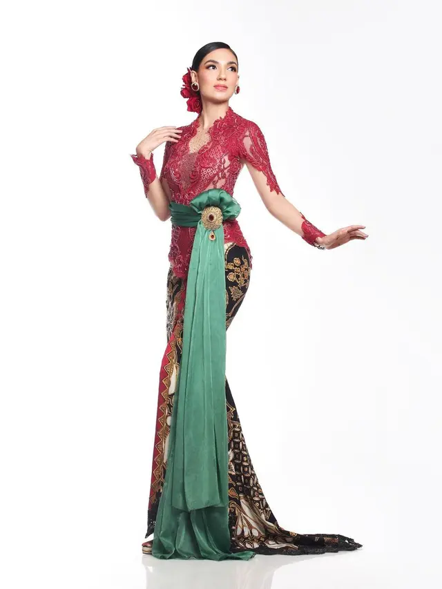 6 Potret Ghina Raihanah Adik Tsania Marwa, Runner-up Puteri Indonesia 2024 - Hot Liputan6.com