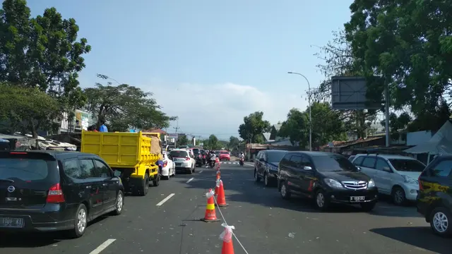 Jalur Wisata Kuningan Padat, Begini Rekayasa Lalu Lintasnya - Regional ...