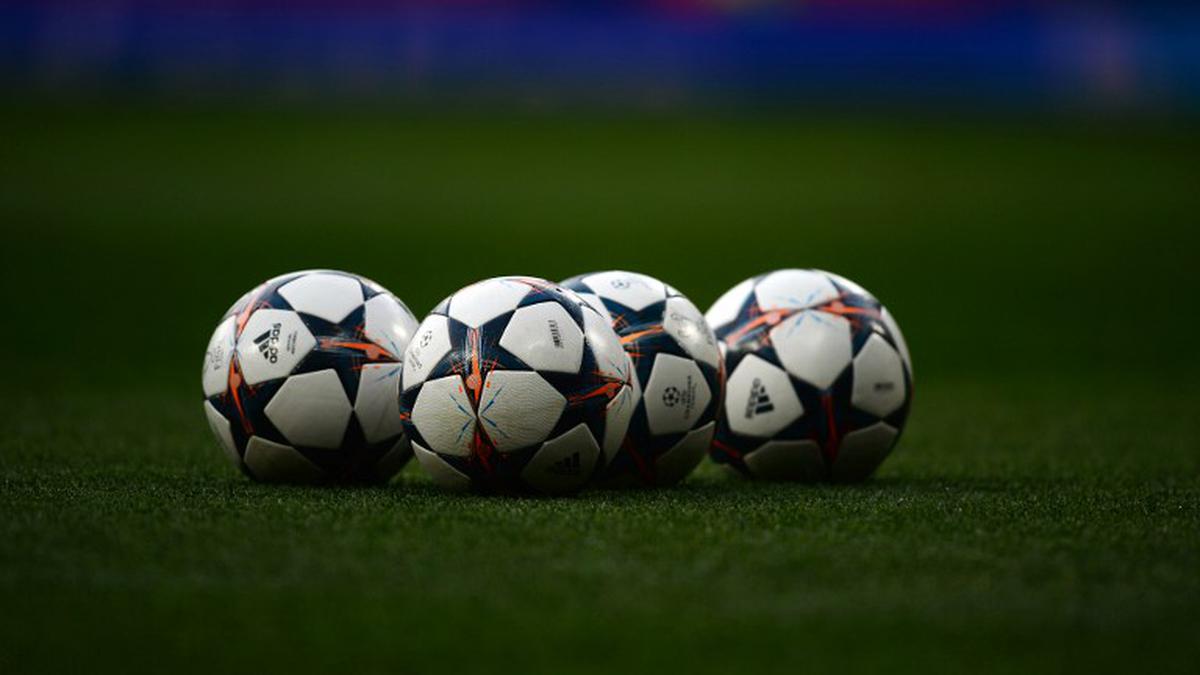 Hasil Lengkap Pertandingan Sepak Bola Tadi Malam - Bola Liputan6.com