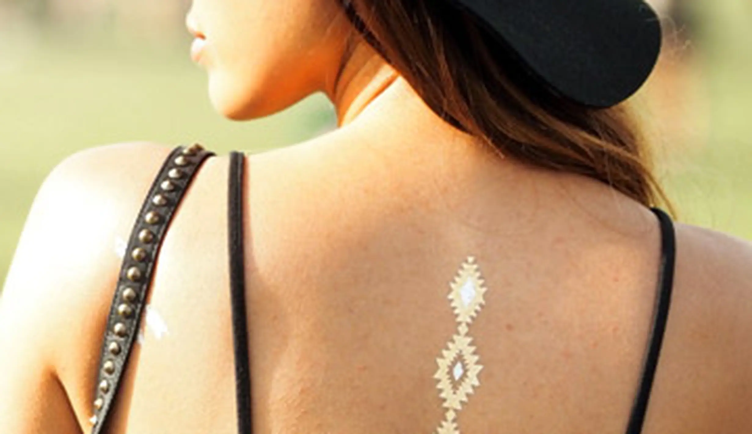 12 Model Tato Emas Temporary Yang Keren dan Mewah - Photo Fimela.com