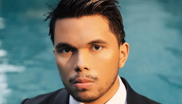 Pierre Gruno Pakai Baju Tahanan Berwarna Oranye Dengan Tangan Diborgol ...