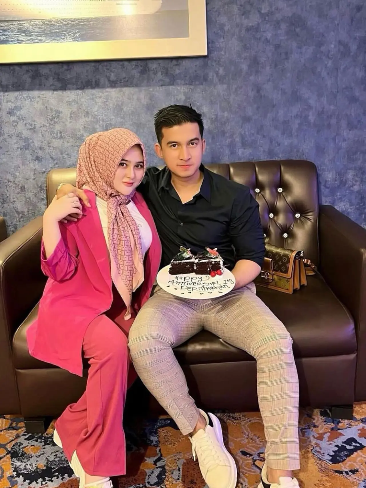 Pasangan Sempurna, Inilah Potret Briptu Mustakim Bareng Istri Cantiknya - Citizen6 Liputan6.com