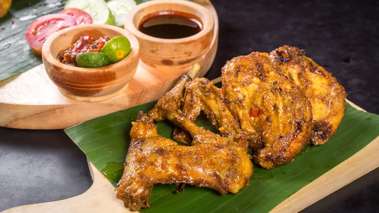 Bingung Makan Apa? Ini 15 Rekomendasi Makanan Enak yang Mudah Didapat ...