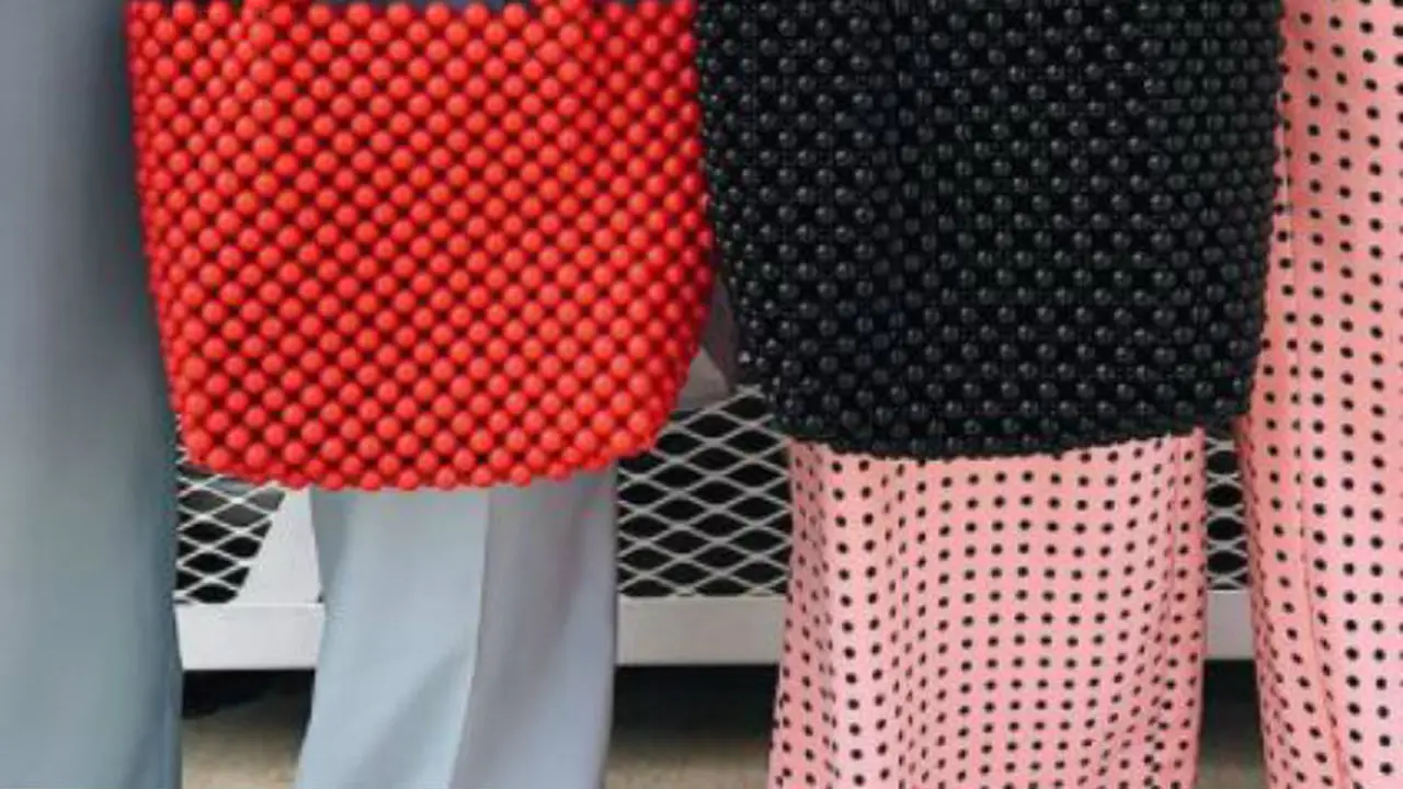 Lengkapi Tampilan Anda dengan Tren Tas Manik-Manik yang Atraktif ...