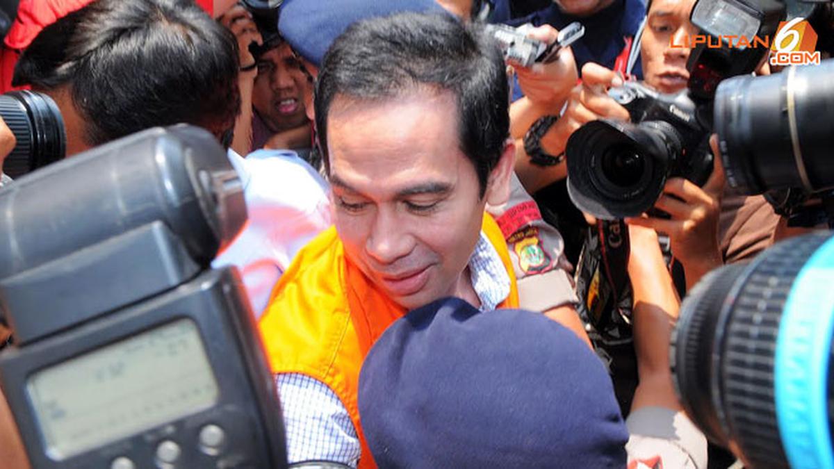 Wawan Hadapi Sidang Perdana Didampingi Airin - News Liputan6.com