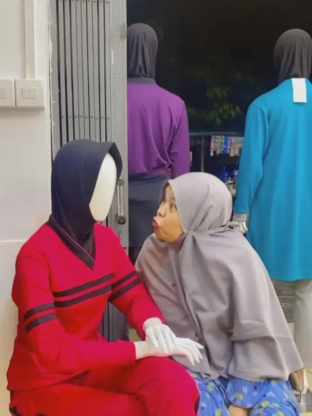 6 Potret Emak-Emak Saat Asyik Bergosip, Transfer Data Tercepat - Hot Liputan6.com