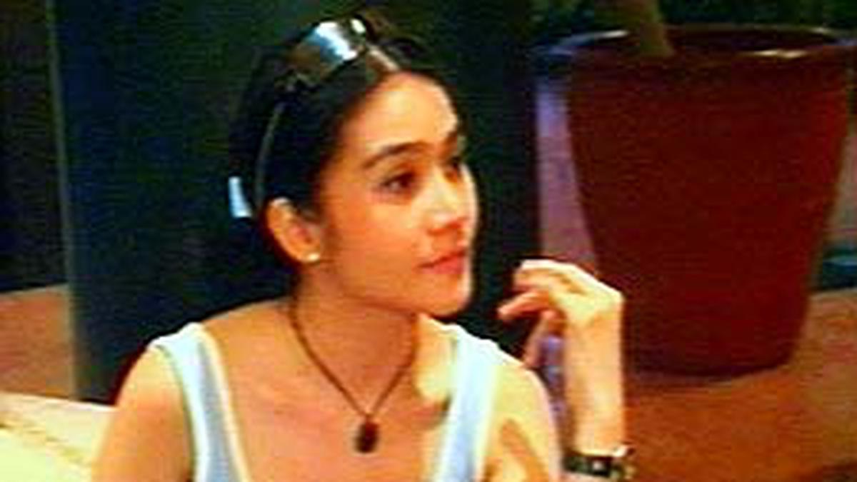 Linda Rahman Dibui - ShowBiz Liputan6.com