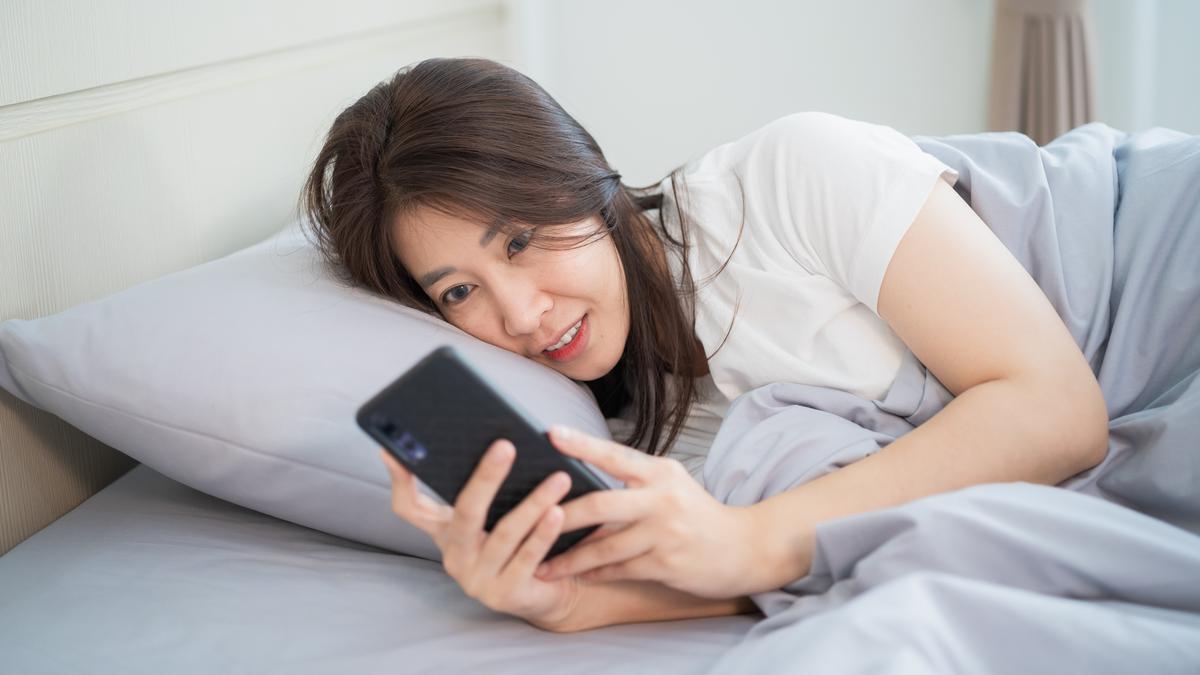 5 Cara Chat PDKT yang Membuat Gebetan Jatuh Cinta - Relationship Fimela.com