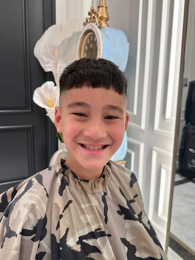 5 Penampilan Menawan Rafathar dengan Gaya Rambut Baru, Dipuji Mirip ...