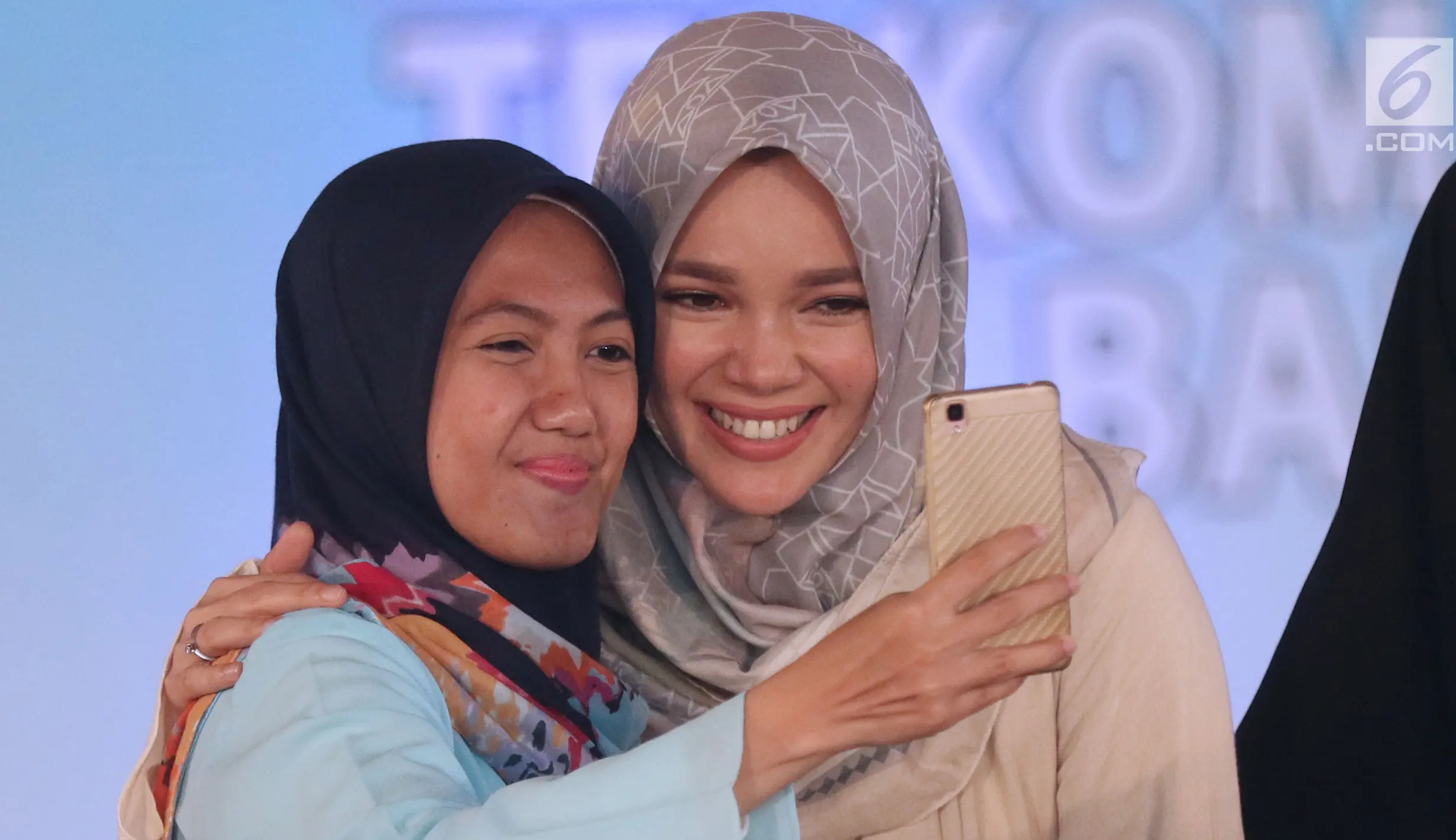 PHOTO: Pemeran Ayat Ayat Cinta 2 Guncang EGTC 2017 Bandung - Foto ...