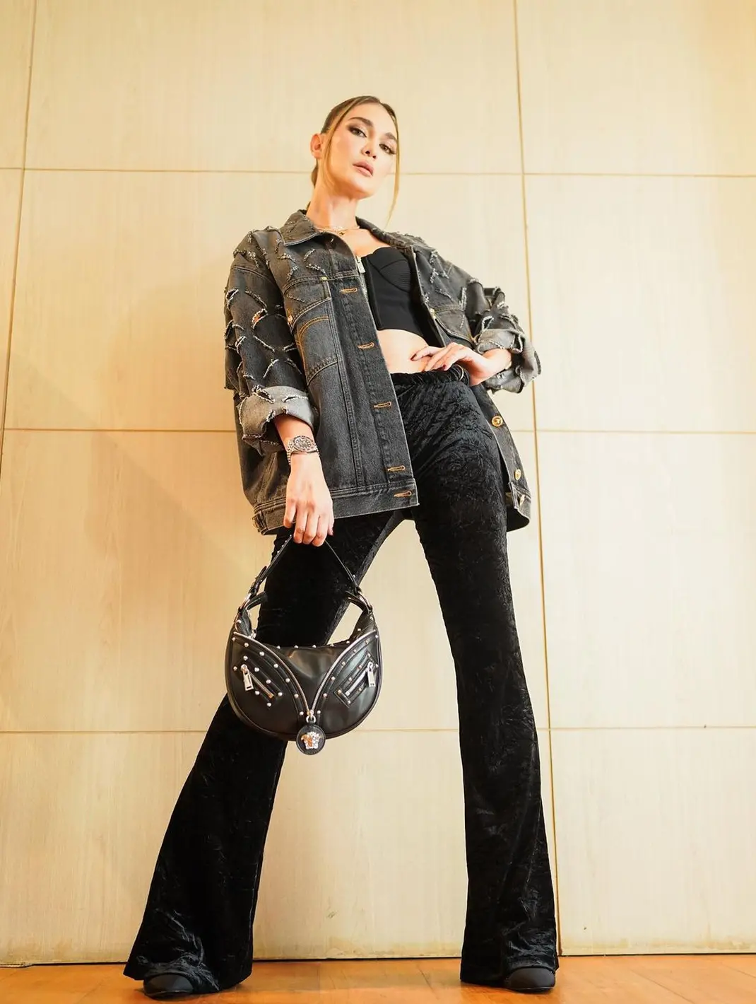 10 OOTD Jaket Hitam ala Figur Publik, dari Jessica Mila hingga Valencia ...