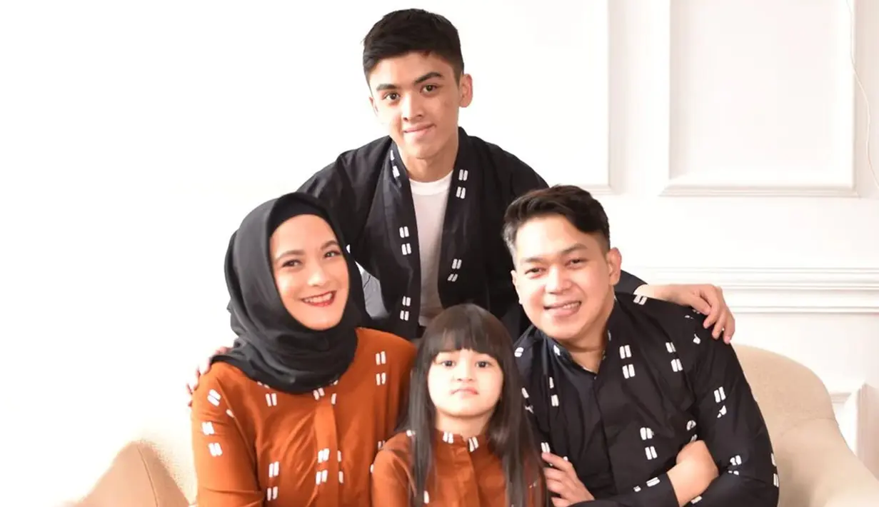 Potret Andhara Early Bareng Buah Hati, Kedua Anaknya Kompak Meski Beda Ayah - Foto Liputan6.com