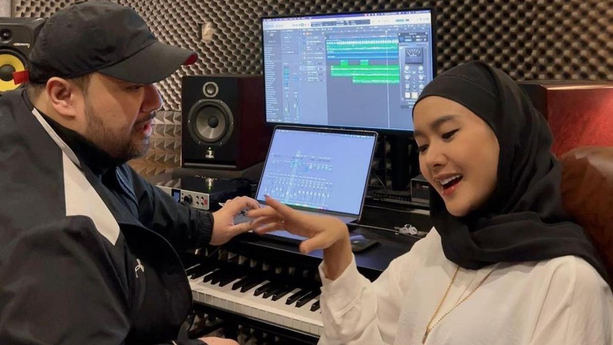 Pamer Buku Nikah, Ini Potret Mesra Cita Citata dan Didi Mahardika - Foto Liputan6.com