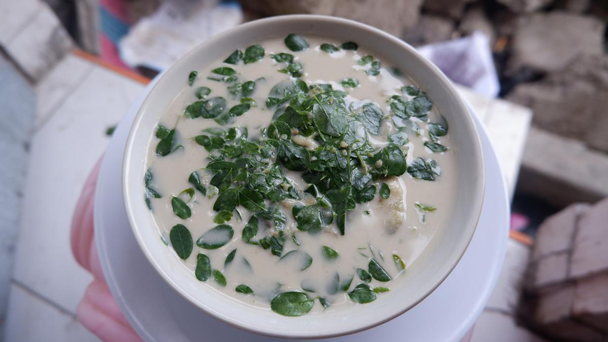 Resep Sayur Daun Kelor Kuah Santan - Food Fimela.com