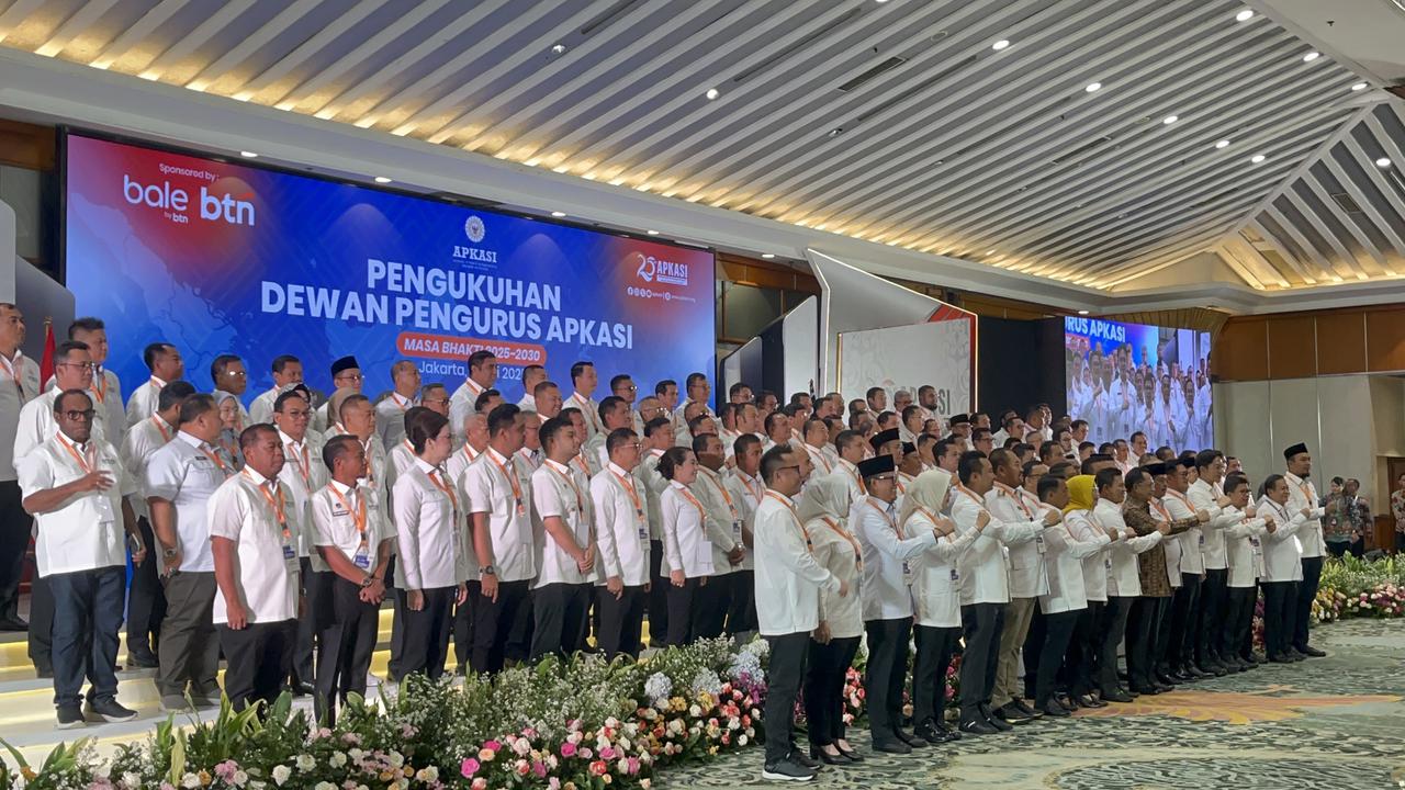 Pengurus Apkasi 2025-2030 Resmi Dikukuhkan, Bupati Lahat Bursah Zarnubi ...