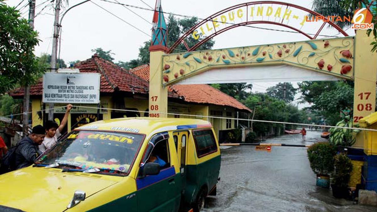 FOTO: Kali Angke Meluap, Perumahan Ciledug Indah Banjir - News Liputan6.com