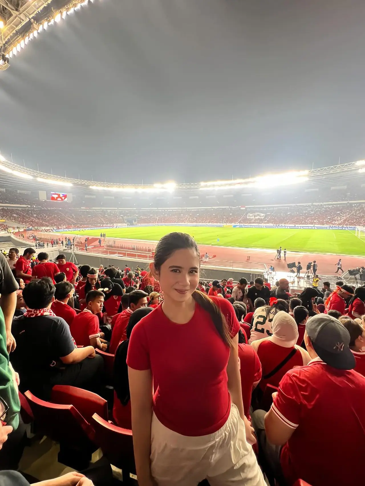 6 Gaya Seleb Nonton Pertandingan Timnas Indonesia Vs Filipina di GBK ...