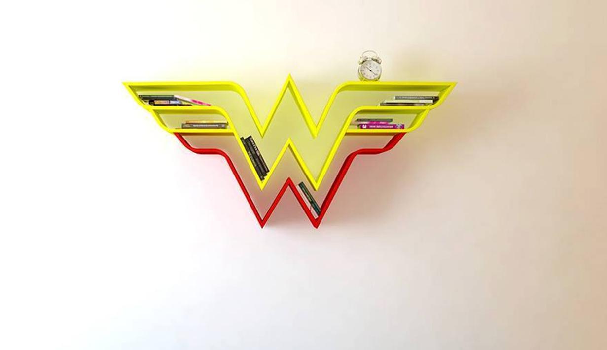 Rak Buku Bertema Logo Superhero Keren & Kece Abis - Photo Fimela.com