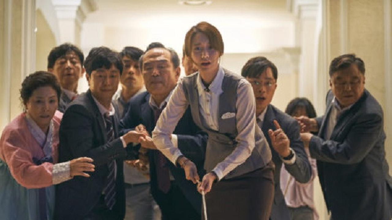 Review Film Exit (2019), Simak Aksi Menegangkan yang Dibalut Komedi ...