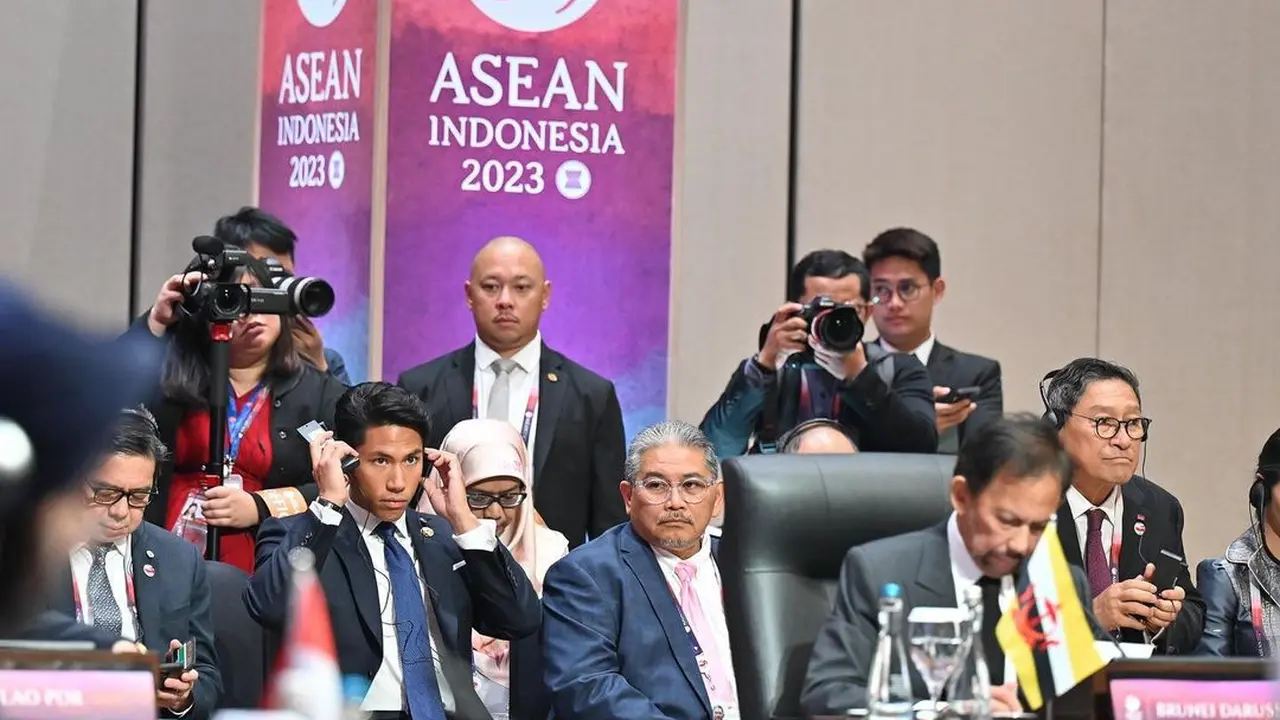 7 Potret Pangeran Abdul Mateen Putra Sultan Brunei di KTT ASEAN, Dipuji ...
