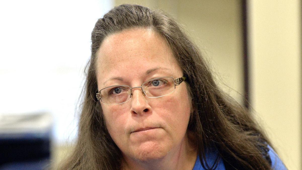 Kim Davis: Supreme Court Rejects Petition, Same-Sex Marriage Ruling ...