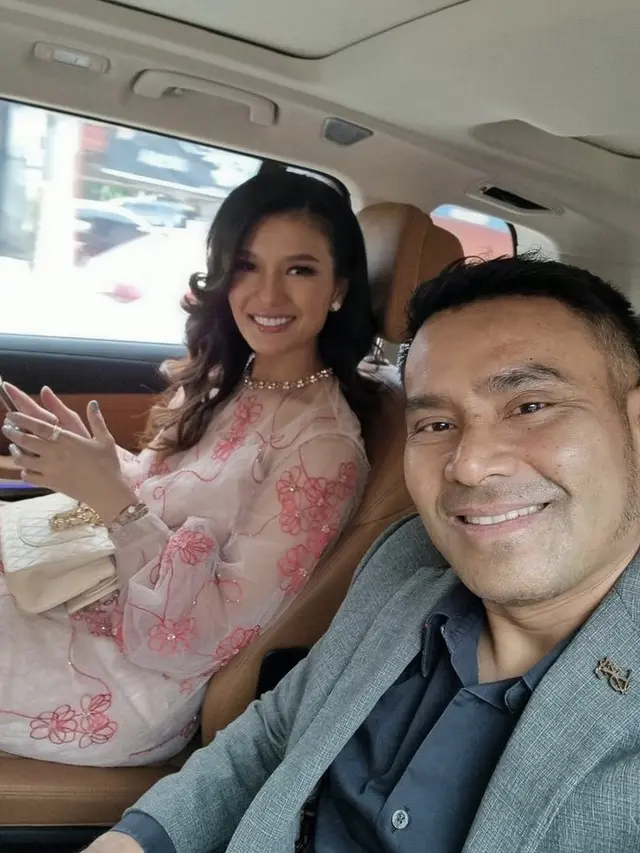 Penampilan Elegan Duma Riris Istri Judika Dibalut Dress saat Hadir ...