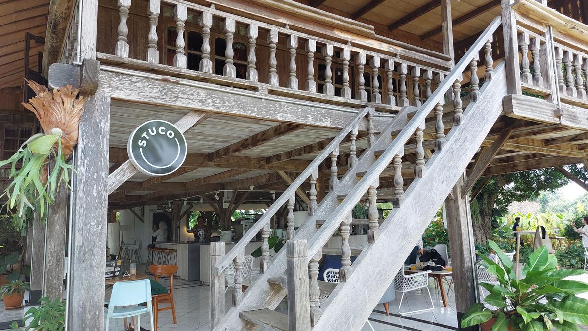 Sambil Ngopi Bisa Panen Sayur, Stuko Coffe Citeko Hills Tawarkan ...