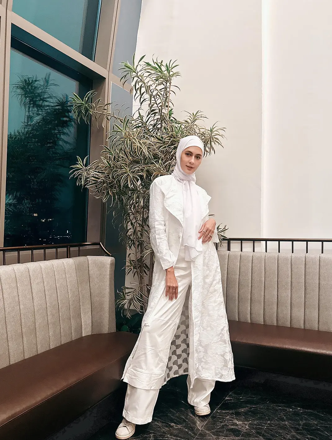 Potret Paula Verhoeven Cantik Berhijab Setelah Umrah - Foto Liputan6.com