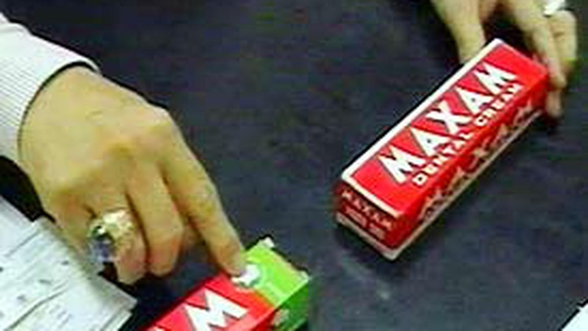 Pasta Gigi Maxam Masih Laris Dibeli - News Liputan6.com