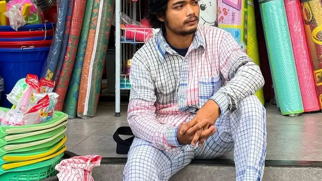 6 Outfit Absurd Warna Putih Ini Bikin Heran, Salah Satunya Berbahan Karung Beras - Hot Liputan6.com