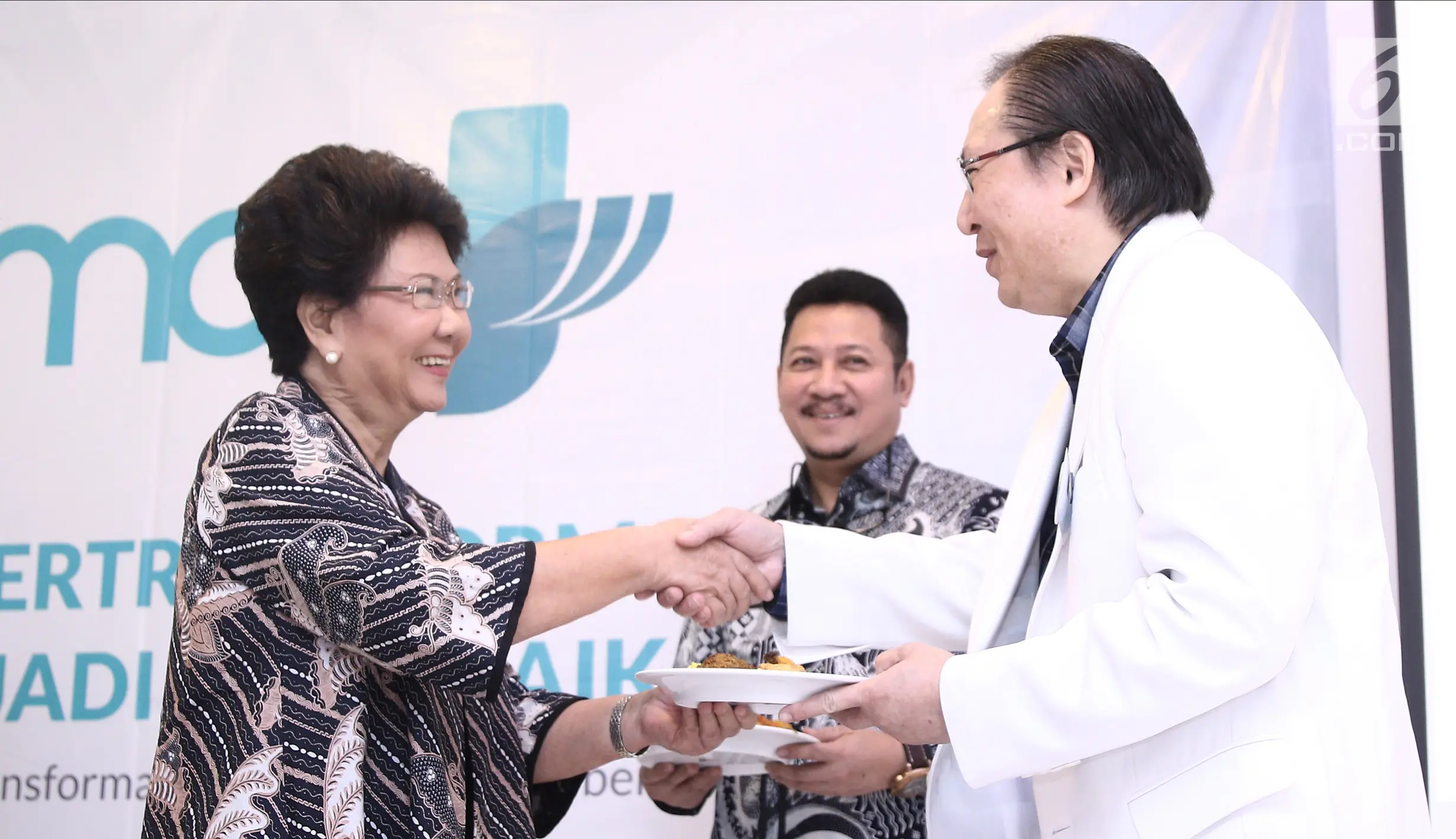 FOTO: Potong Tumpeng, RS EMC Sentul Resmi Dibuka - Foto Liputan6.com