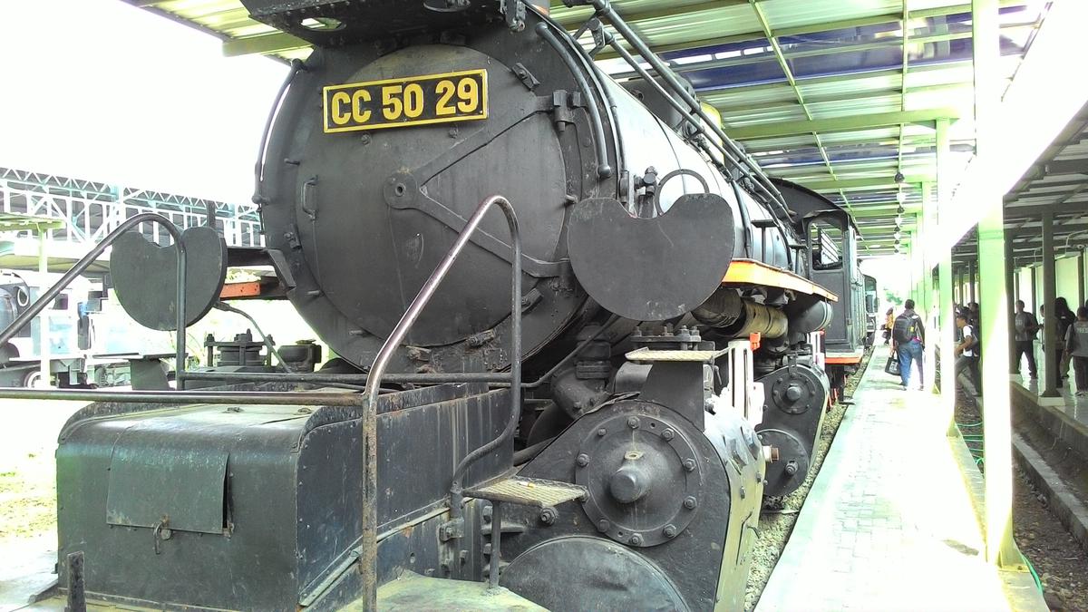 Siapa Berani Angkut Lokomotif Kuno ke Solo? - Regional Liputan6.com