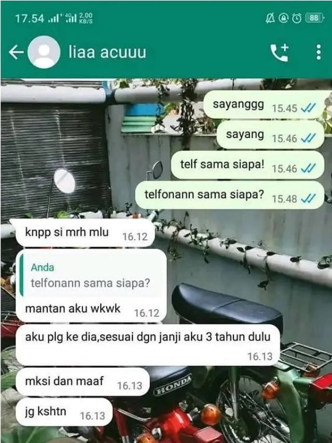 9 Chat Orang Pacaran Ini Buat Gemas dan Kesal, Selalu Salah - Hot ...