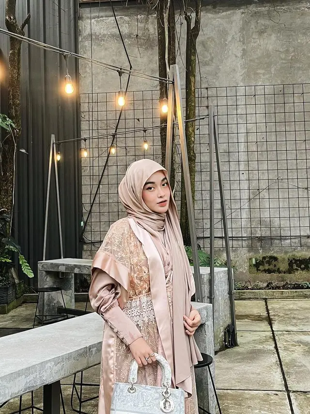 10 Model Gamis Lebaran 2024 yang Paling Trendi dan Menambah Pesona - Citizen6 Liputan6.com