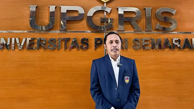 Potret Furry Setya 'Mas Pur TOP' Lulus Kuliah S1 di Usia 42 Tahun, Raih ...
