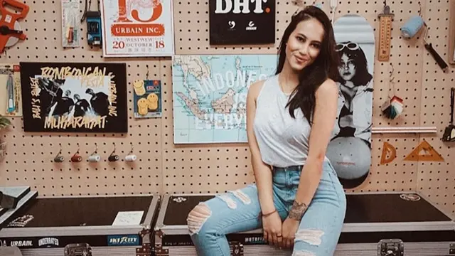7 Pesona Janisa Pradja, Wanita yang Resmi Dilamar Mike Lewis - Hot ...