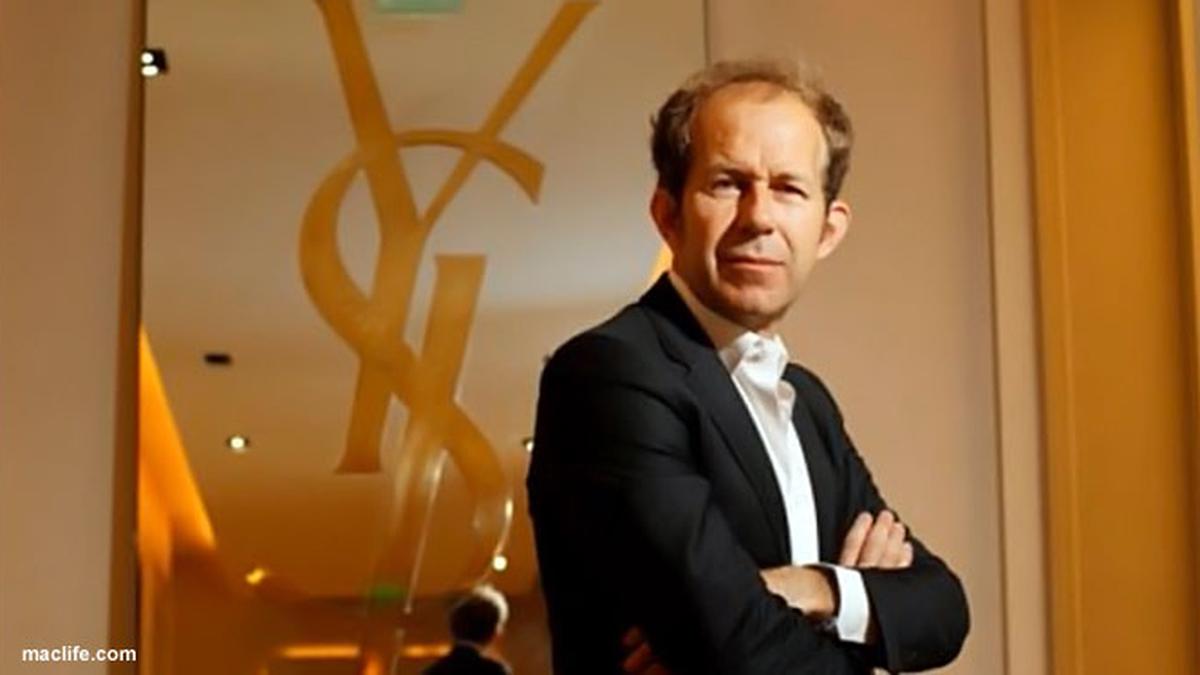 Apple Rekrut CEO Yves Saint Laurent untuk `Proyek Spesial`