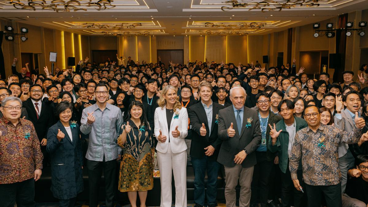 398 Lulusan Apple Developer Academy 2024 Siap Guncang Dunia Digital Indonesia - Tekno Liputan6.com