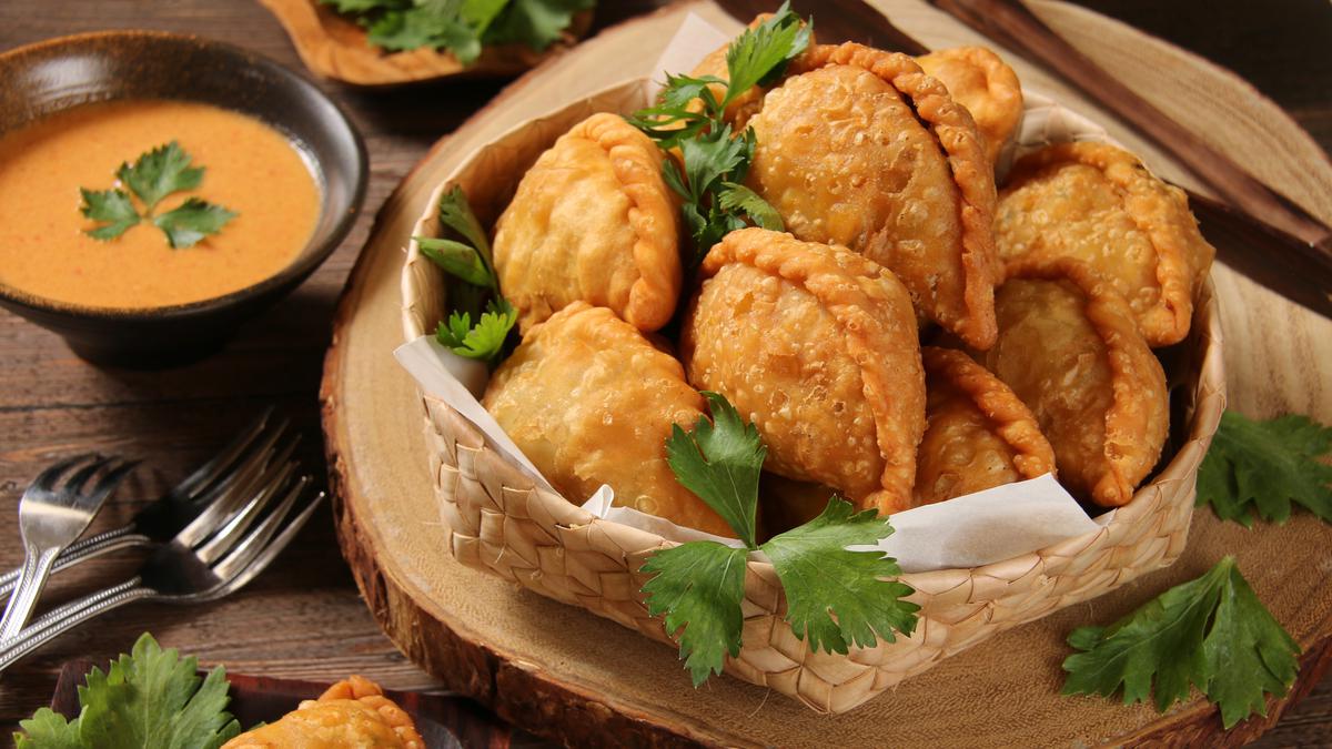 Resep Pastel Ayam Spesial - Food Fimela.com