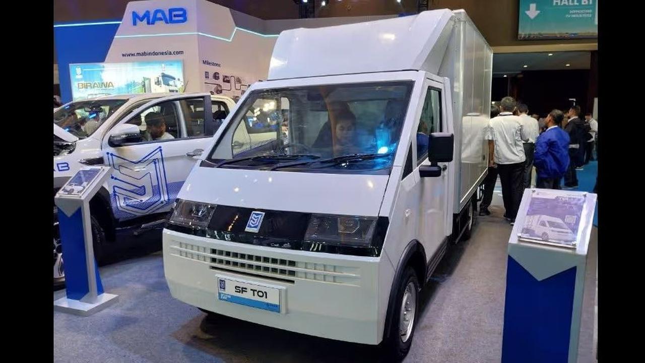 MAB Pamer Pikap Listrik Rp 200 Jutaan di PEVS 2025