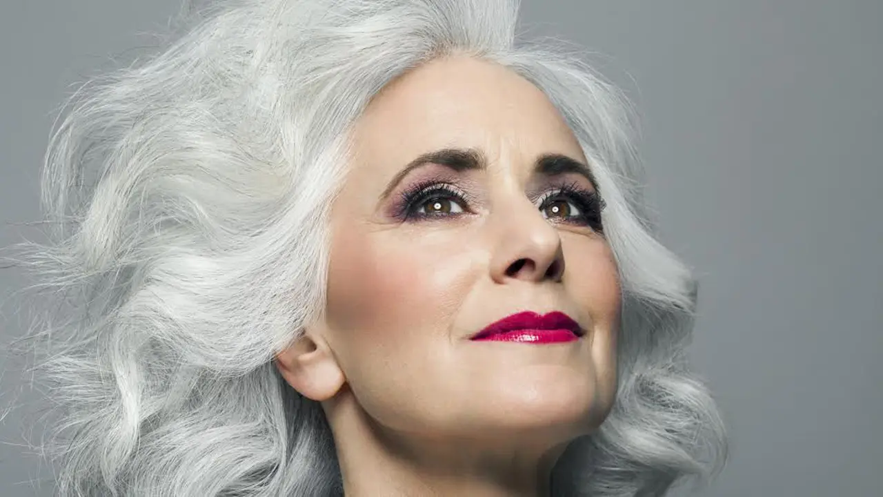 Tips Agar Rambut Putih Anda Tampak Menarik - Fashion & Beauty Liputan6.com
