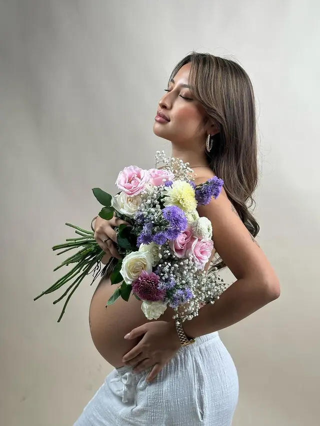 6 Potret Maternity Shoot Jennifer Coppen dengan Berbagai Tema, Nantikan ...