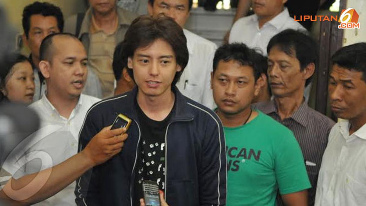 Negatif Ganja, Roger Danuarta Baru Ingin Coba-coba? - ShowBiz Liputan6.com
