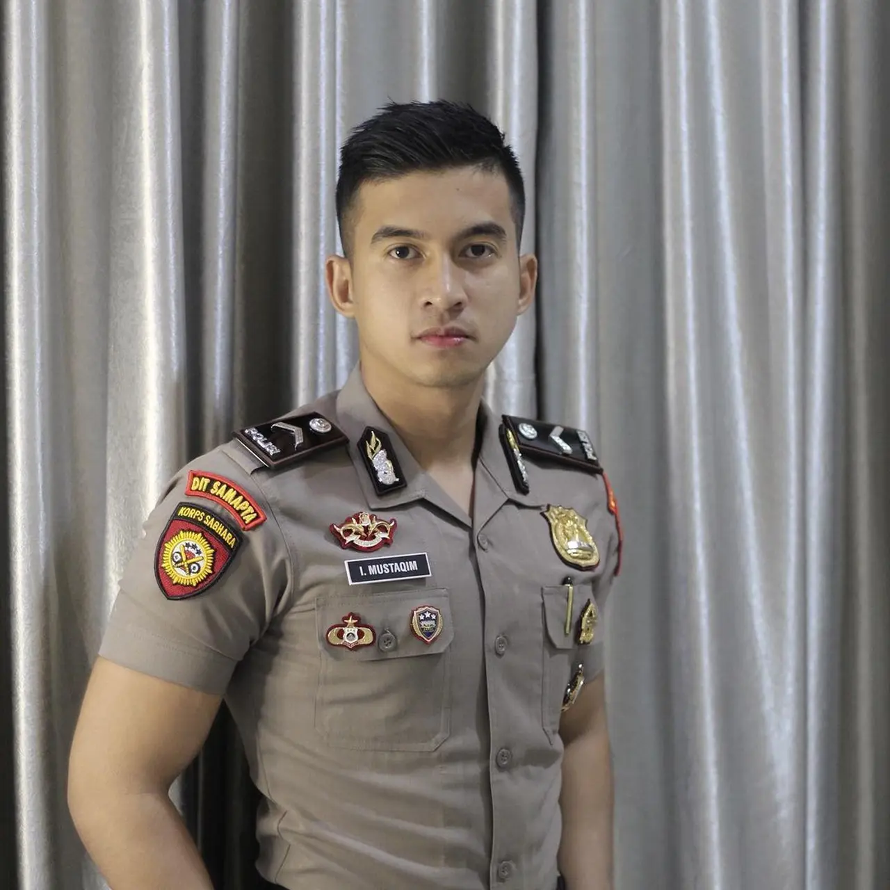 6 Potret Bripda Mustakim, Polisi Viral yang Pernah Dapat Tawaran Main ...