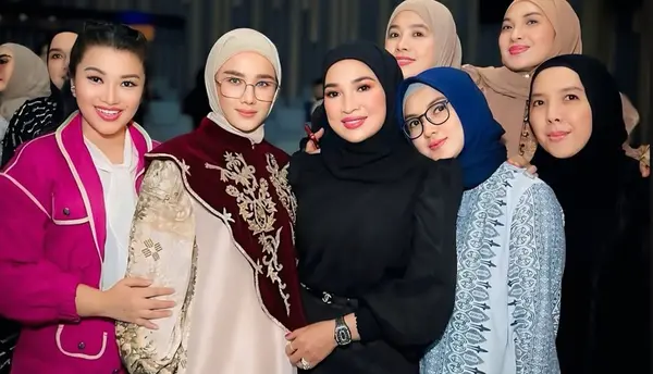 6 Inspirasi Model Rambut Botak Keren untuk Tampil Percaya Diri - Hot ...