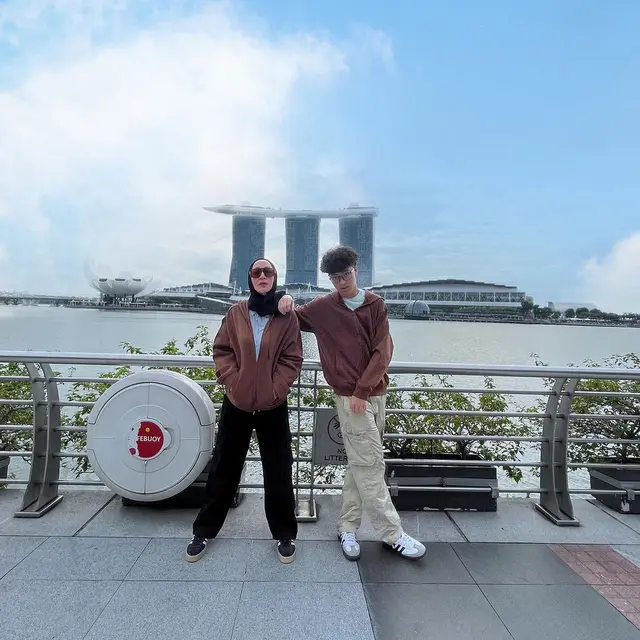 Sempat Berpisah 10 Tahun, Ini 8 Potret Kompak Angelina Sondakh dan ...