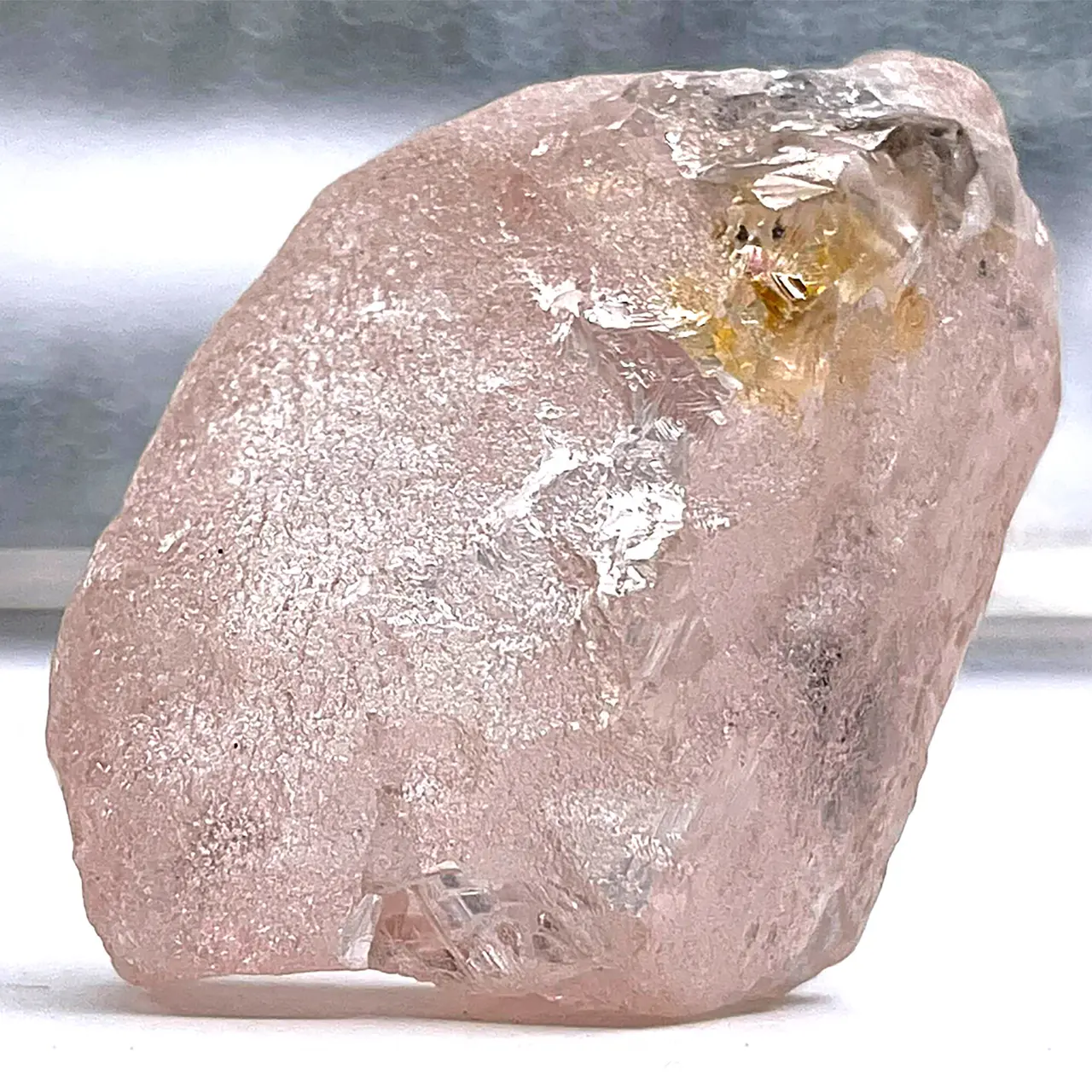 Mengenal Lulo Rose, Berlian Pink 170 Karat yang Diklaim Terbesar dalam ...